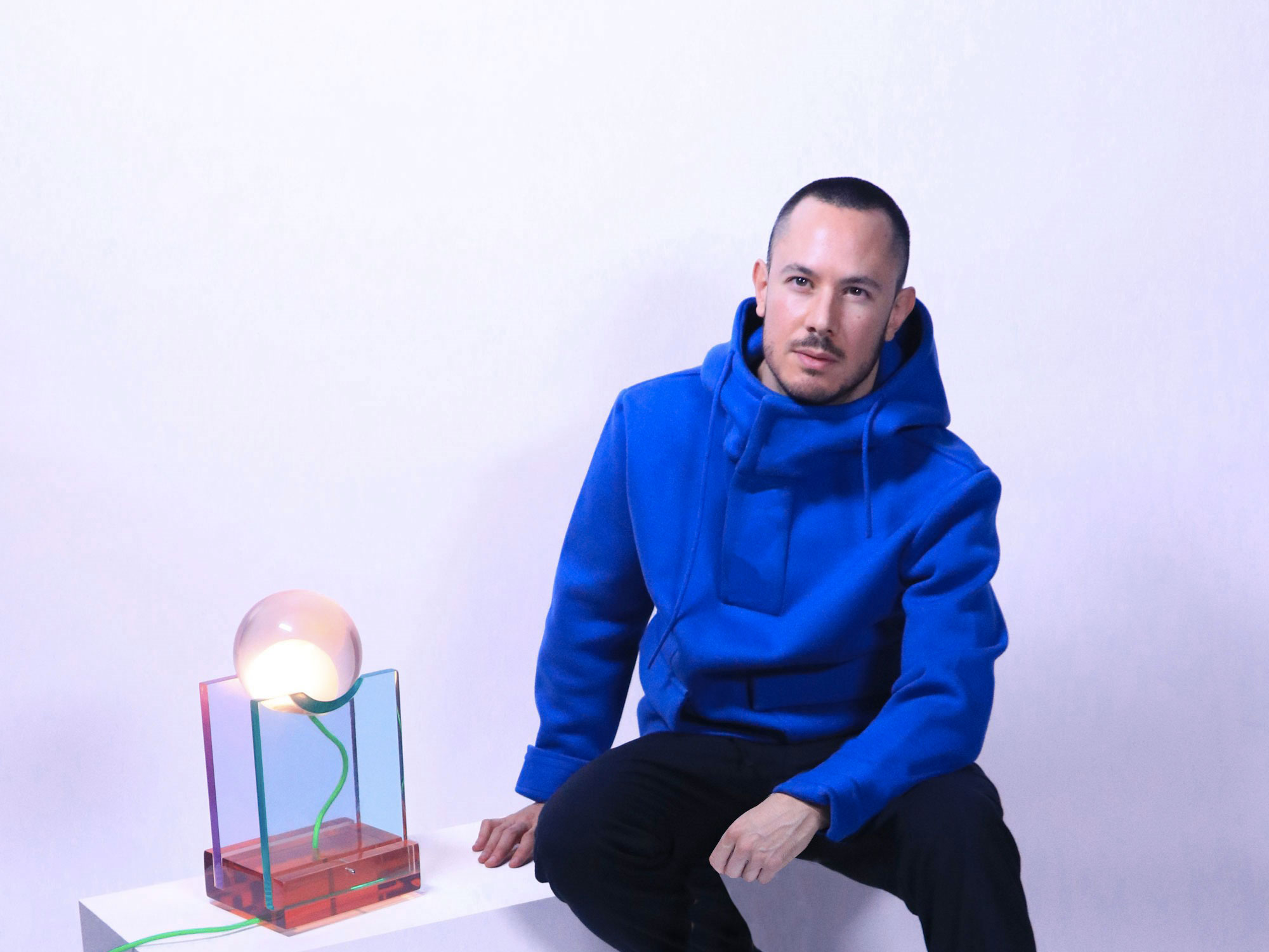 4 questions à Adrian Cruz, jeune designer belge de luminaires - Déco Idées